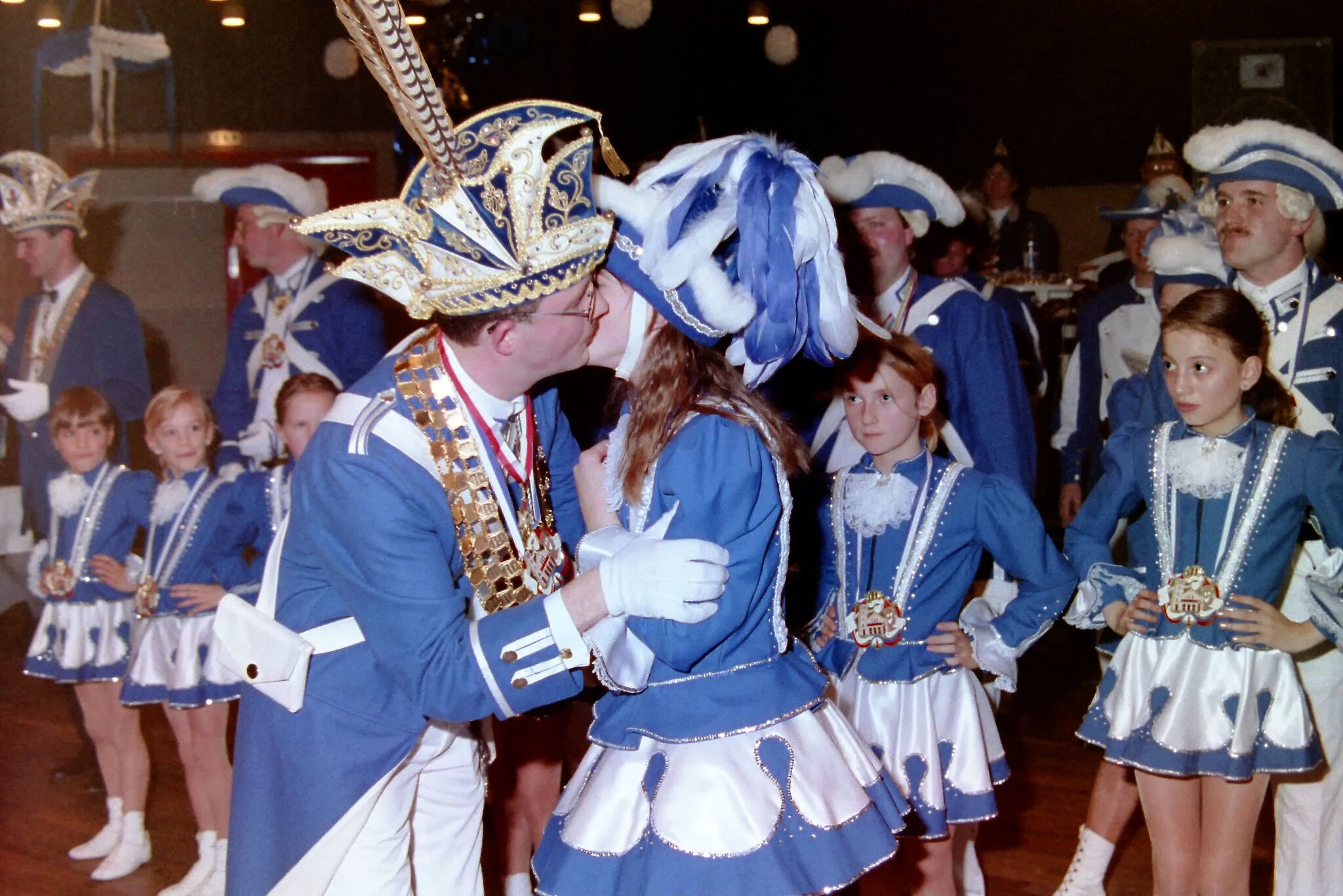 Damals in Döhren: Zum 50. Jubiläum feierte die Funkenartillerie ihren ...