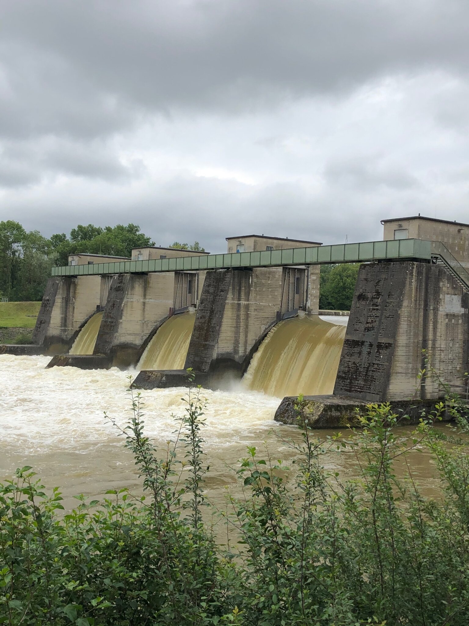 Das Laufwasserkraftwerk in Ellgau - Ellgau