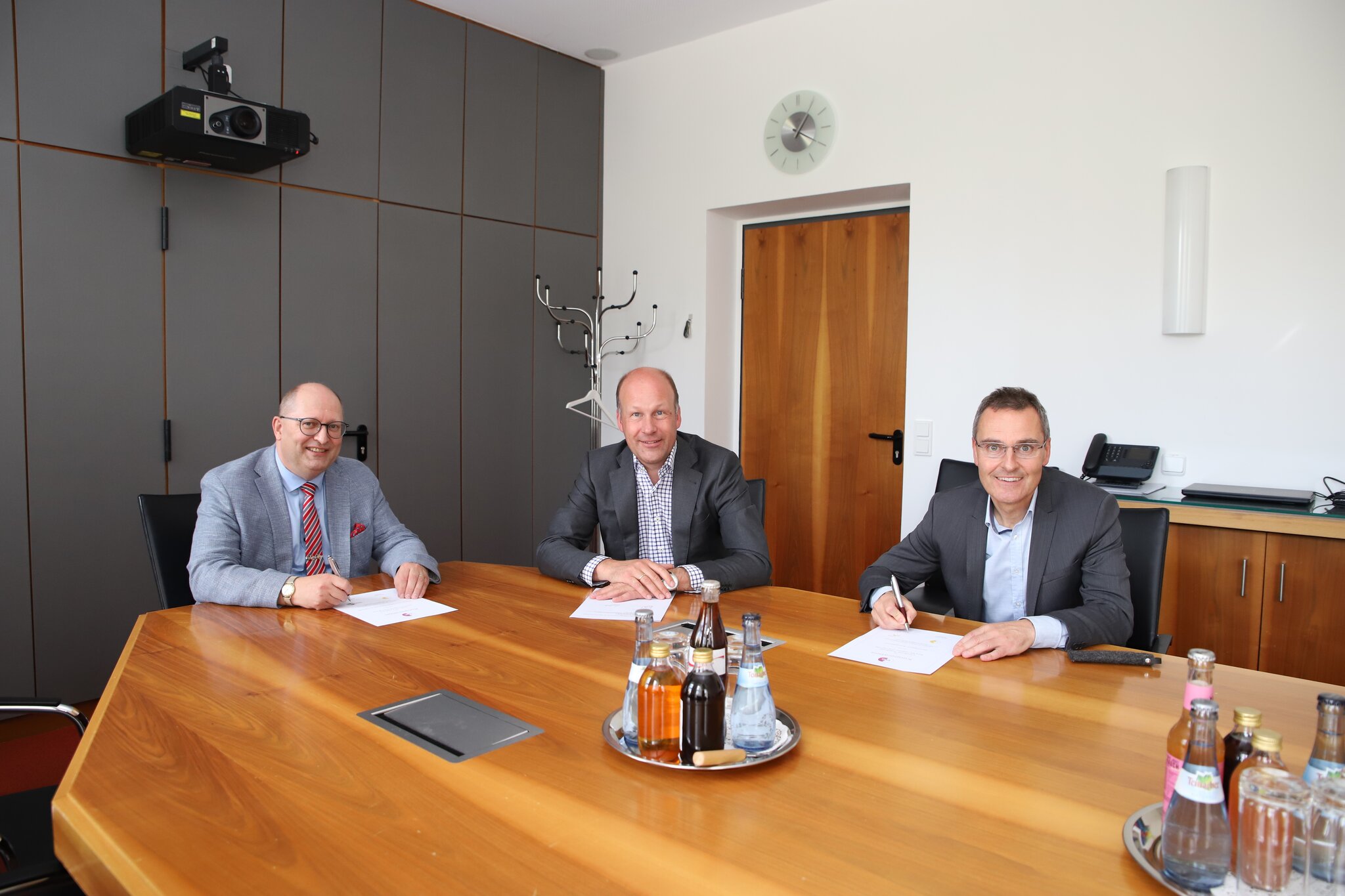 Jugendarbeit an Schulen im Landkreis wird weiter ausgebaut - Augsburg