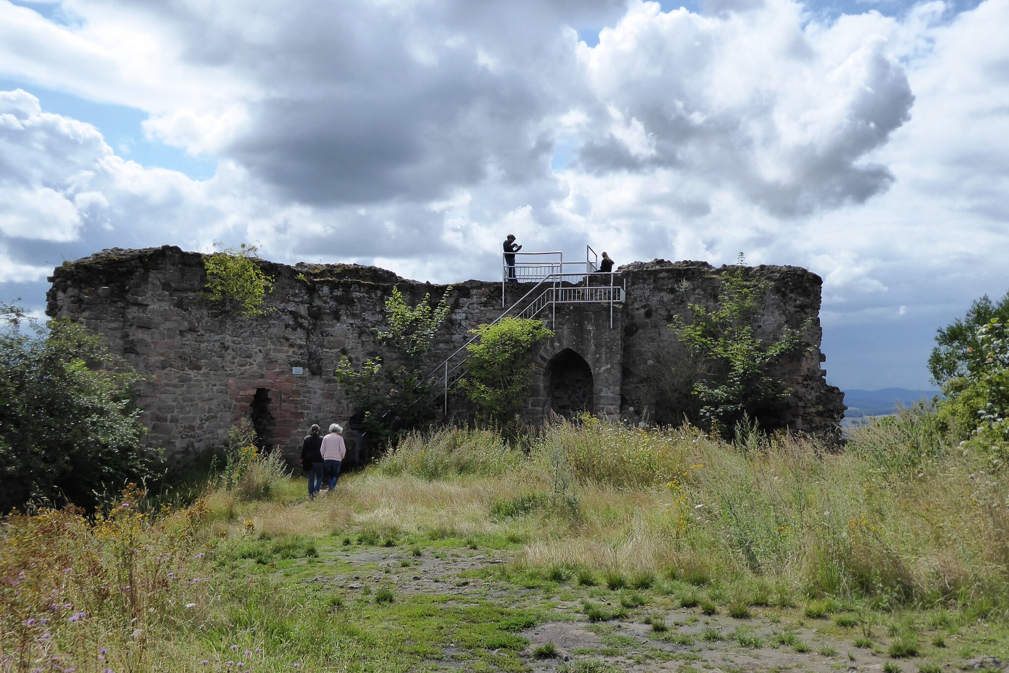 Besuch der Burgruine Frauenberg. - Ebsdorfergrund