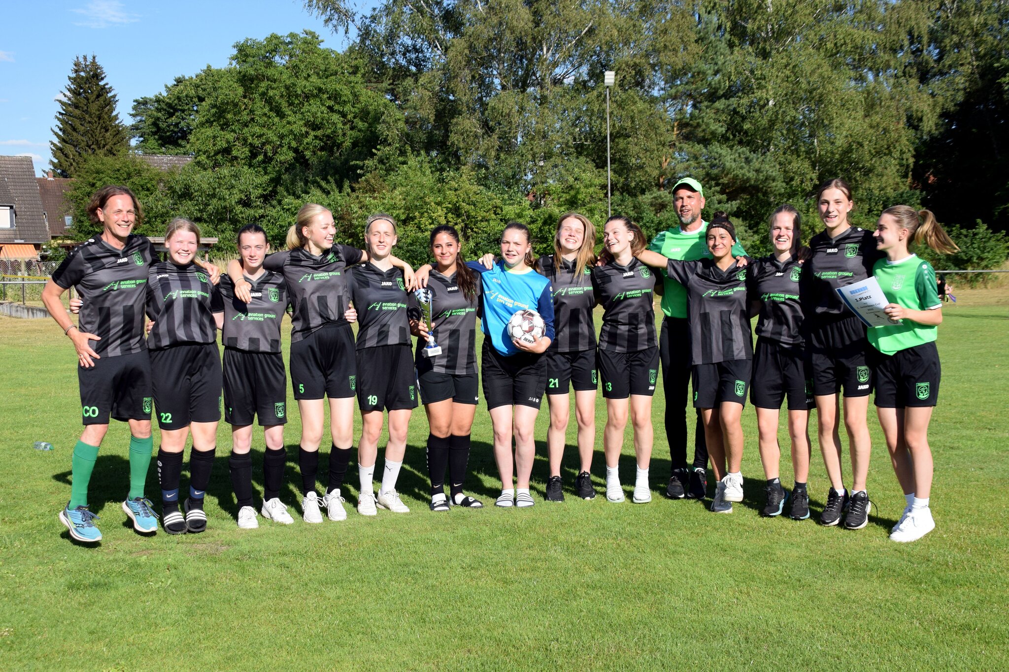 Perfekter Saisonabschluss: Turniersieg und Abschlussfete - Langenhagen