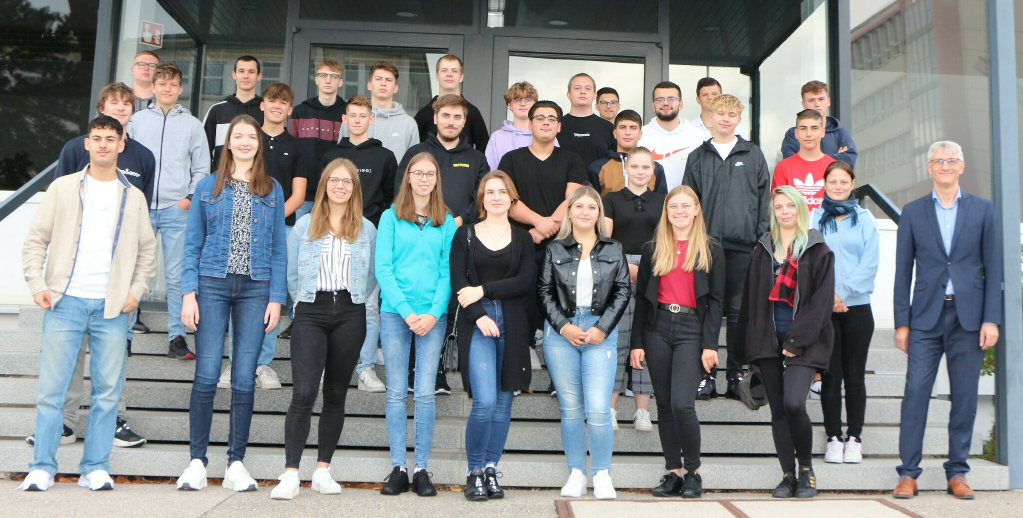 Großer Tag für 30 neue Azubis bei MVV - Gersthofen