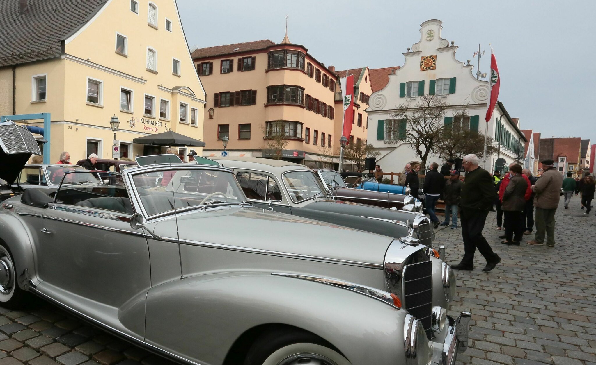 Wittelsbacher Oldtimerschau: Schöne Old- und Youngtimer auf dem ...