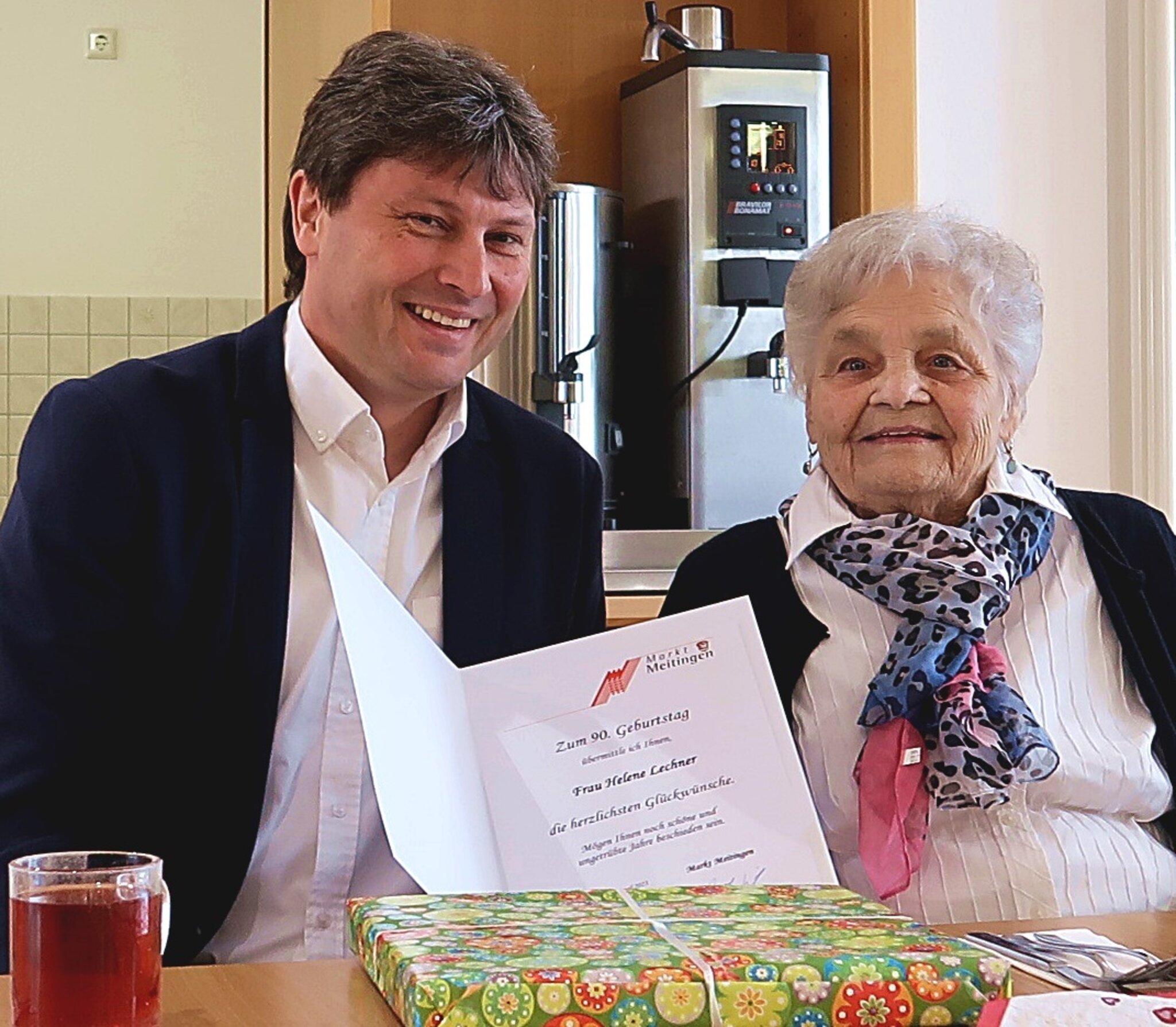 90. Geburtstag: Fünf Kinder, 17 Enkelkinder und 28 Urenkel feiern ...