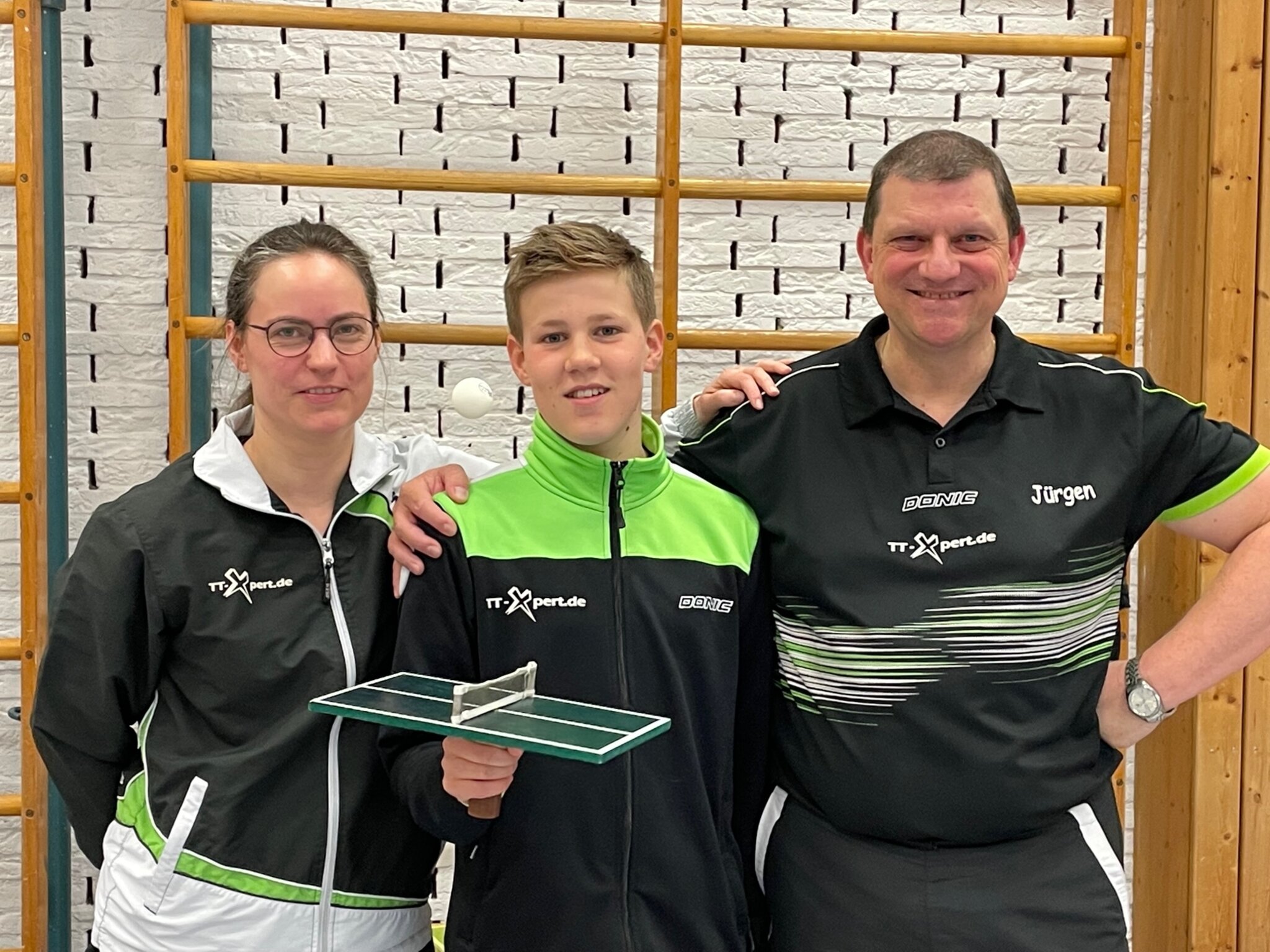 Tischtennis beim Polizei SV Königsbrunn: Tischtennis spielen ist gesund ...