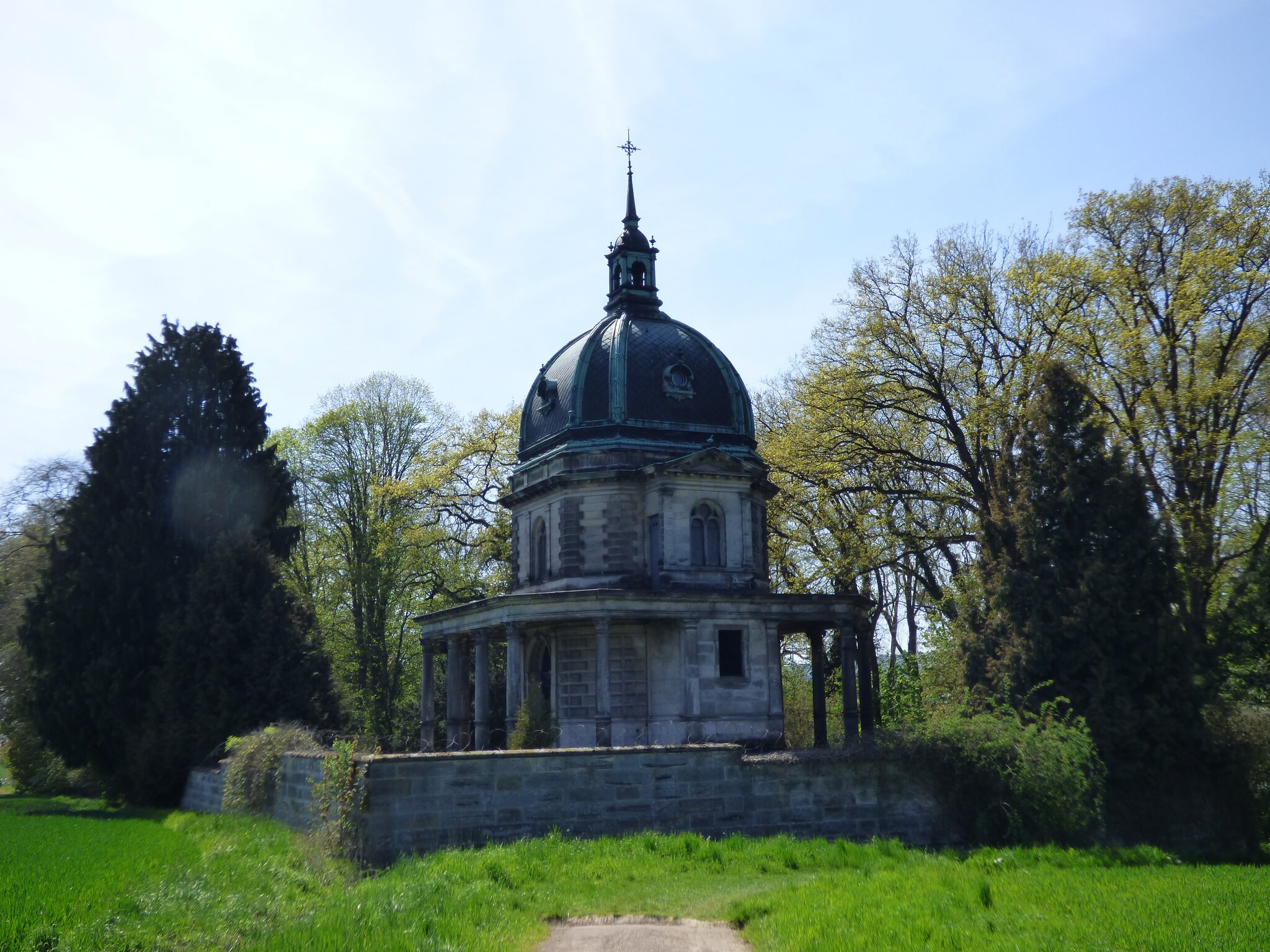 Kostbarkeiten im Weserbergland: Das Mausoleum bei Hasperde - Bad Münder ...
