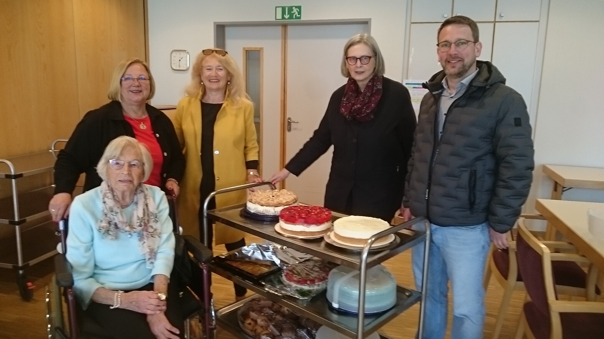 Kuchenspenden fürs Spital: Frauen Union Aichach bäckt zum Muttertag ...