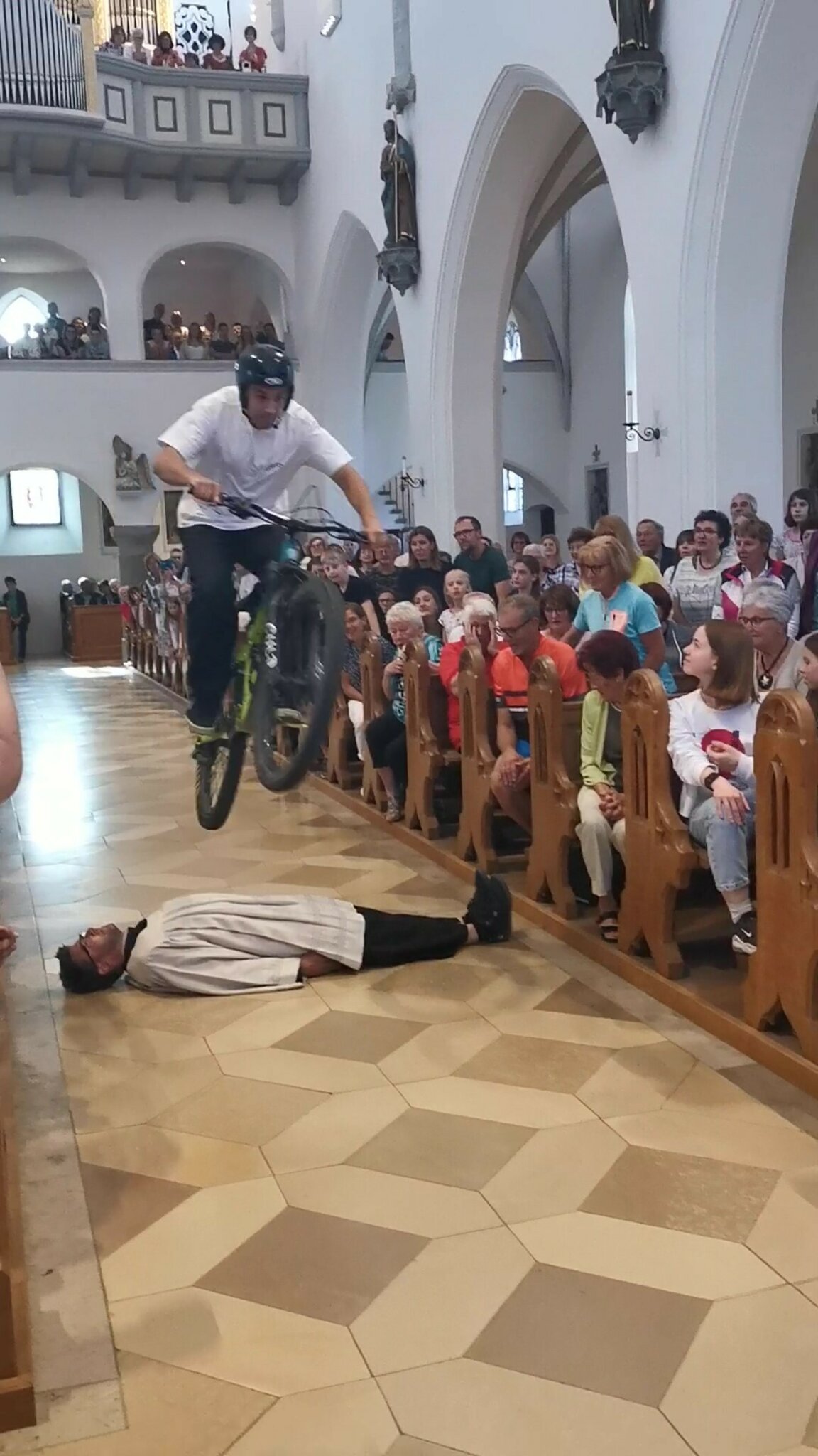 Vertrauen trägt: Fahrradgottesdienst - Aichach