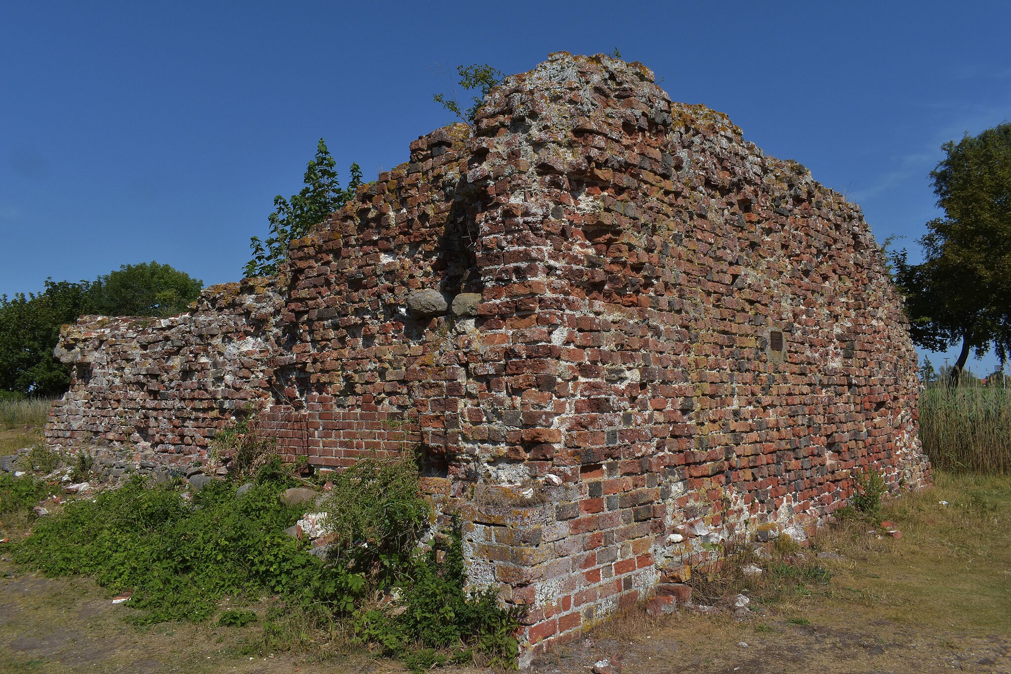 Burgen und Schlösser: Nur noch eine spärliche Ruine: Burg Glambek - Fehmarn