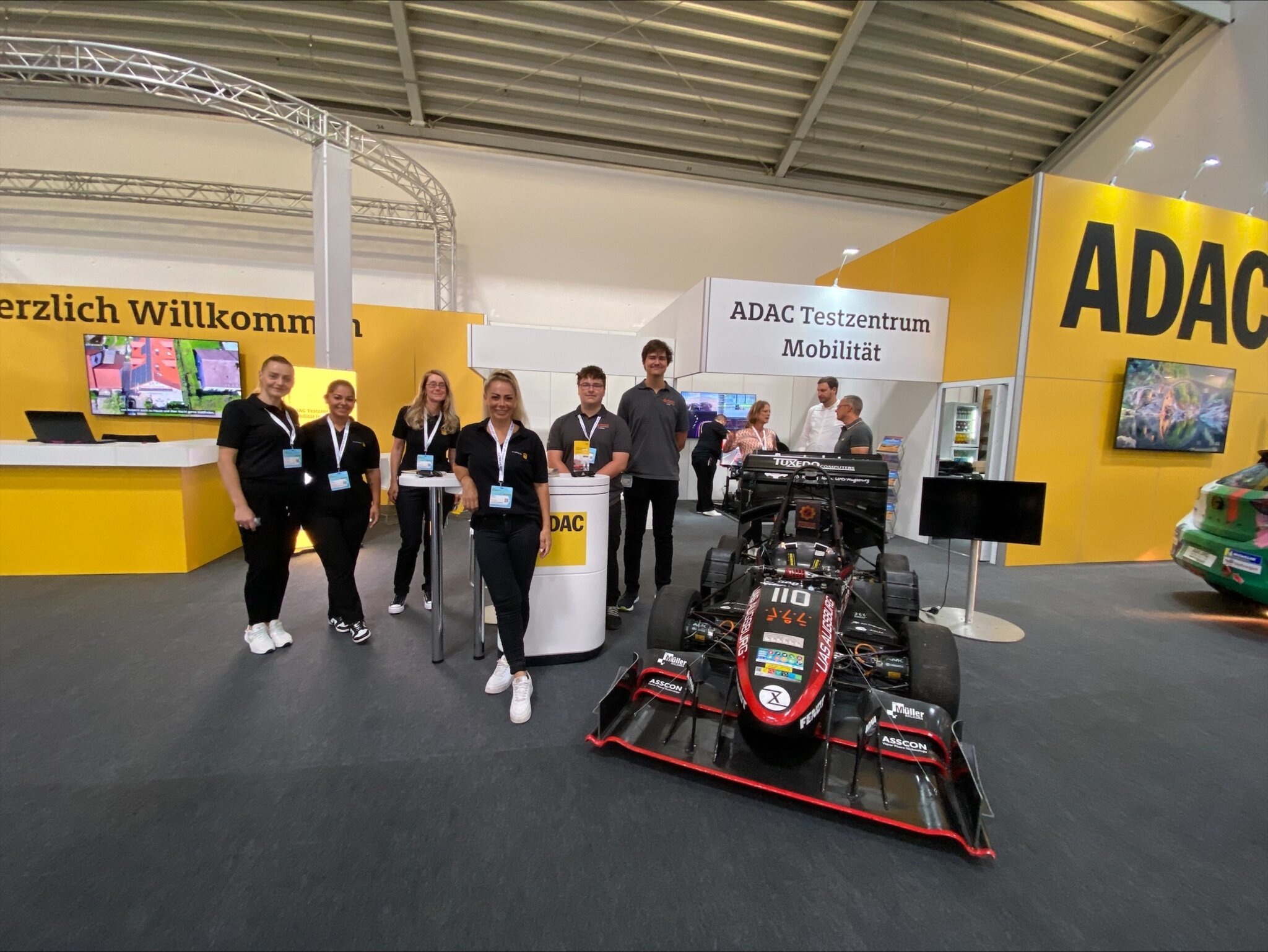 International gefragter Ansprechpartner: ADAC Penzing auf der IAA ...