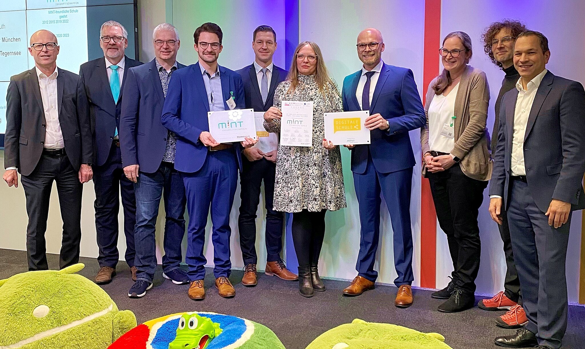 „Digitale Schule“: Minister Mehring zeichnet Meitinger Realschule aus ...