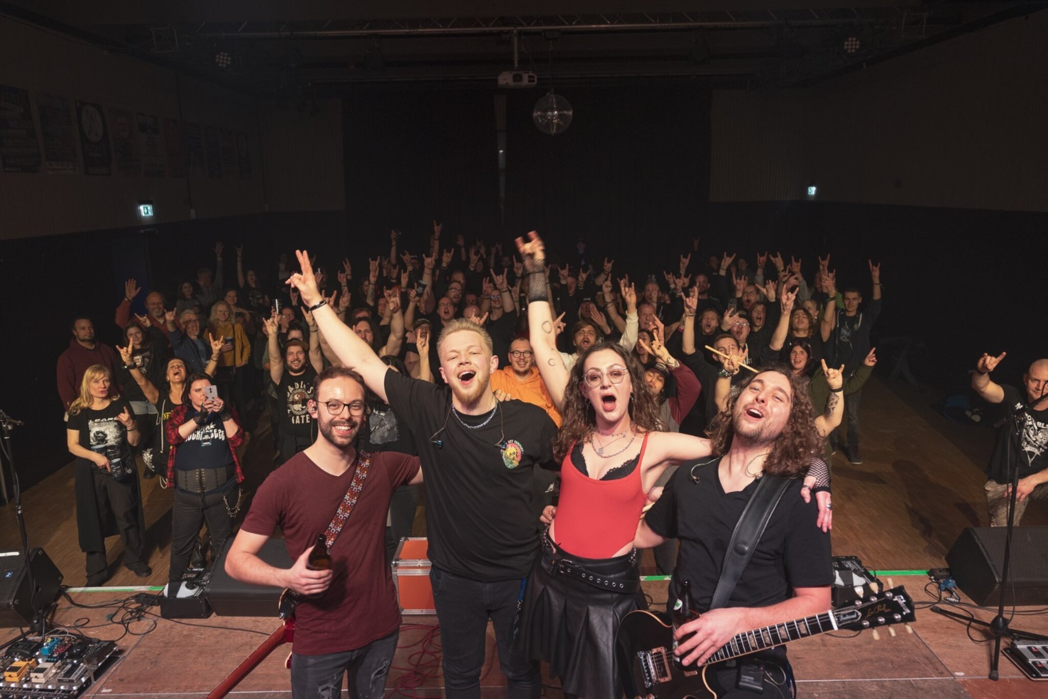 Rockfestival in Königsbrunn: Rockafreeze Premiere trifft mitten in die Herzen der Rockfans ...