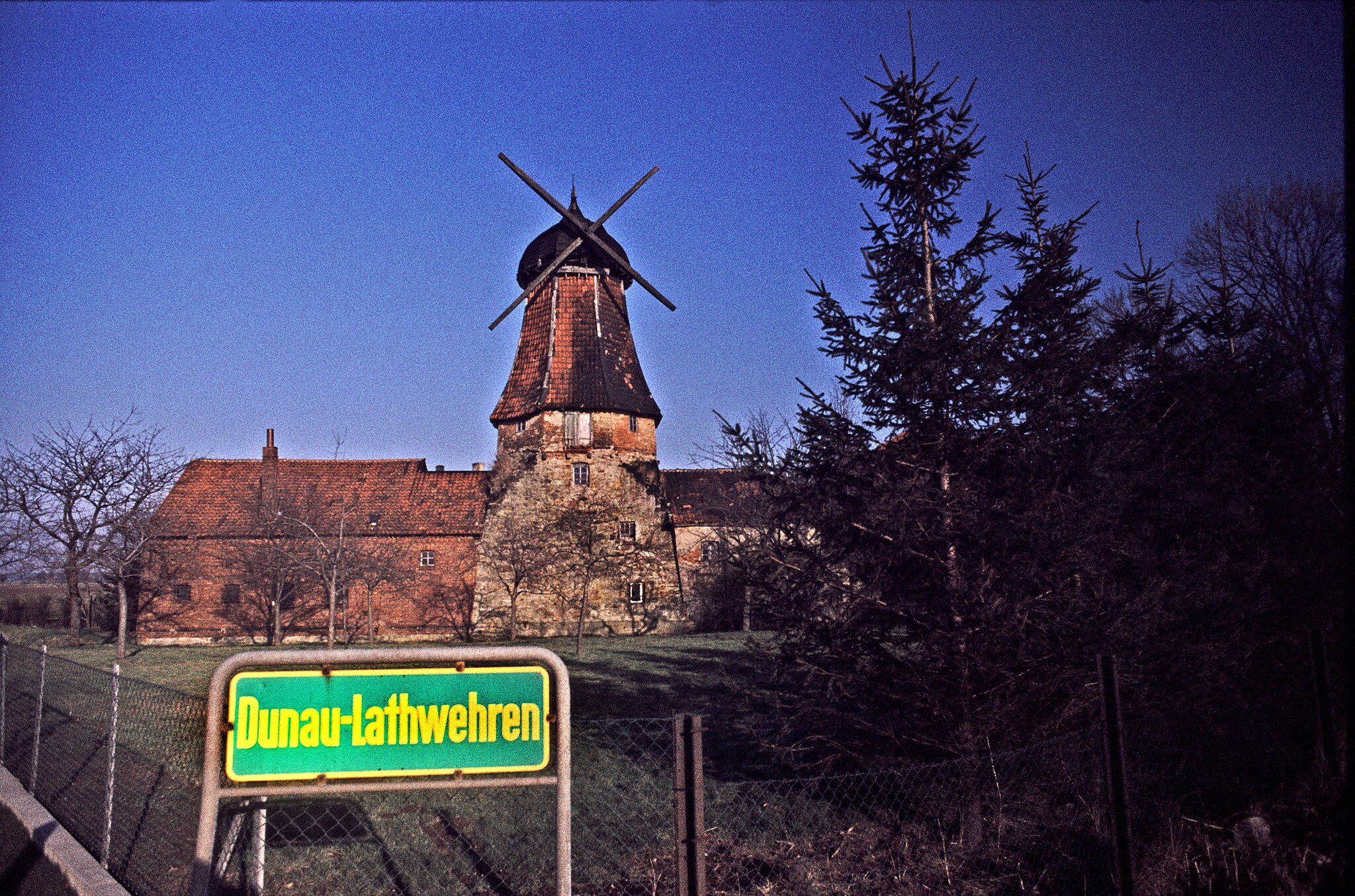 Mühlengeschichten: In Dunau wurde aus einer Wassermühle eine Windmühle ...
