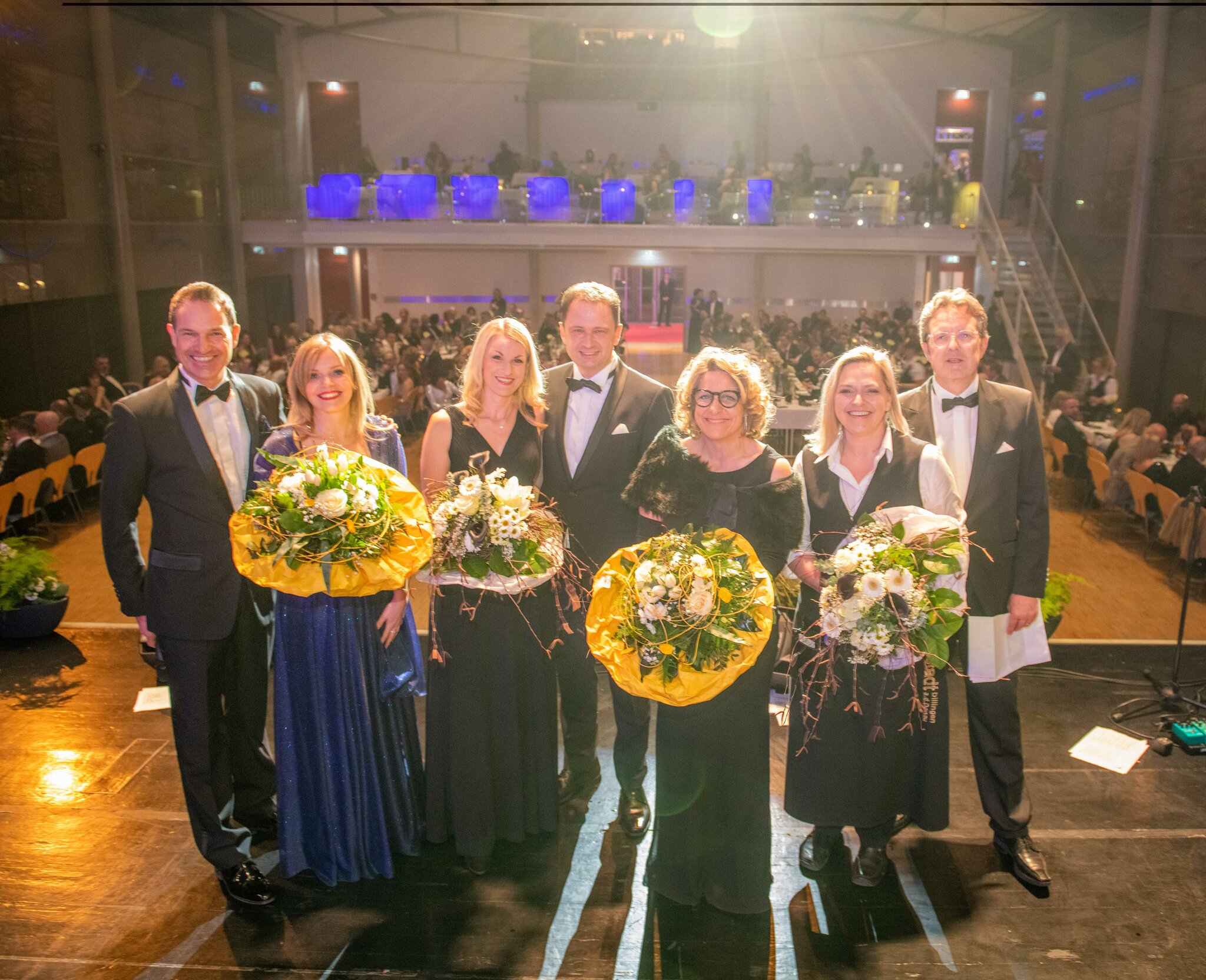 Tanz, Musik und Glamour: Schwarz-Weiß-Ball in Dillingen - Dillingen