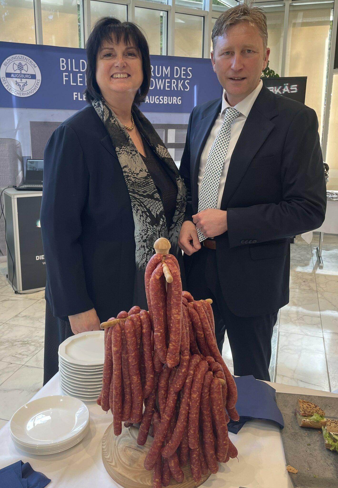 Metzgercup in Neusäß: Wenn es um die Wurst geht, ist die Fraktion dabei ...
