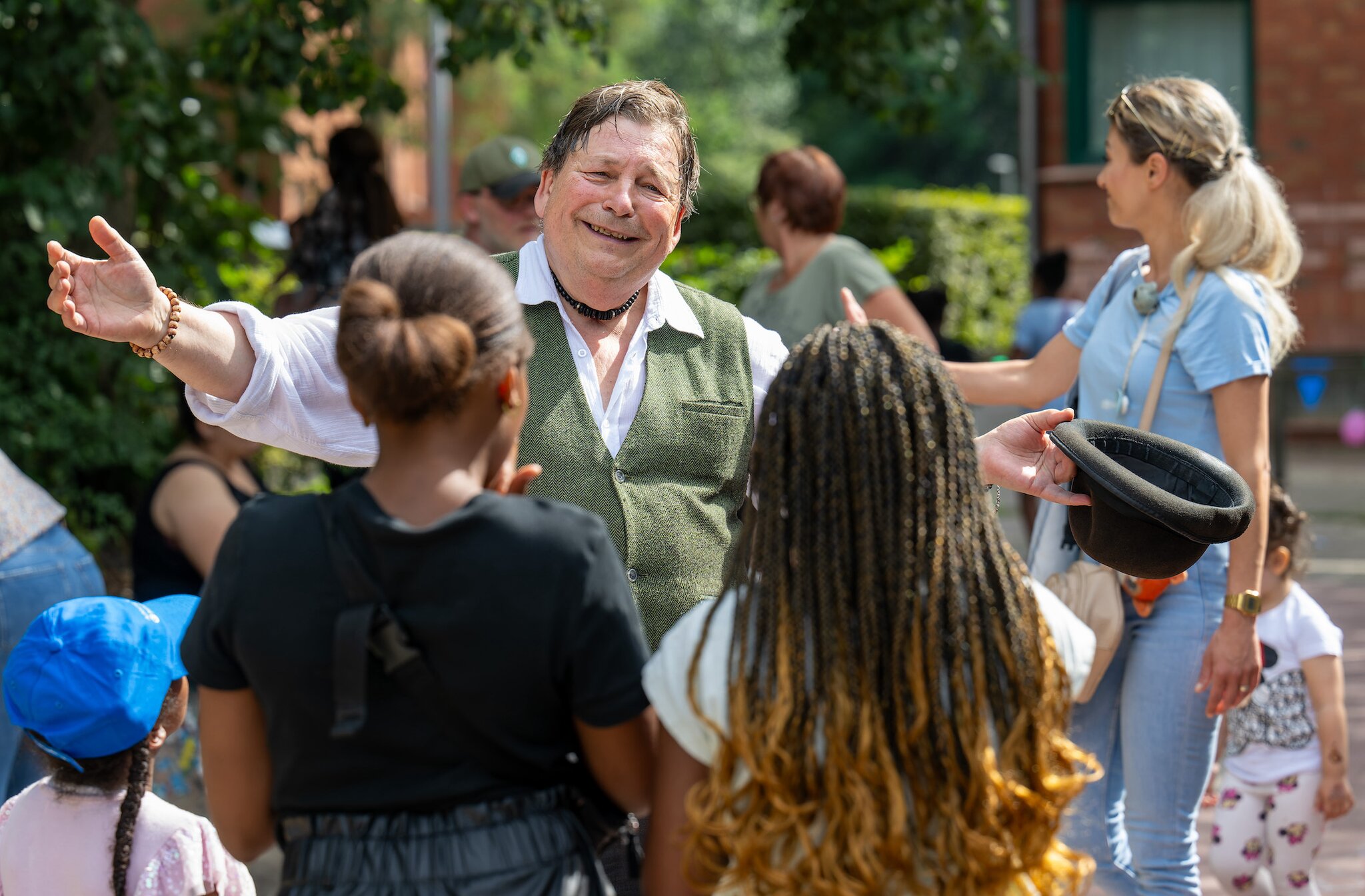 Stadtteilfest: Familienspaß in Wohlers Eichen: Sommerfest mit DJ, Hüpfburg und Kinderschminken ...