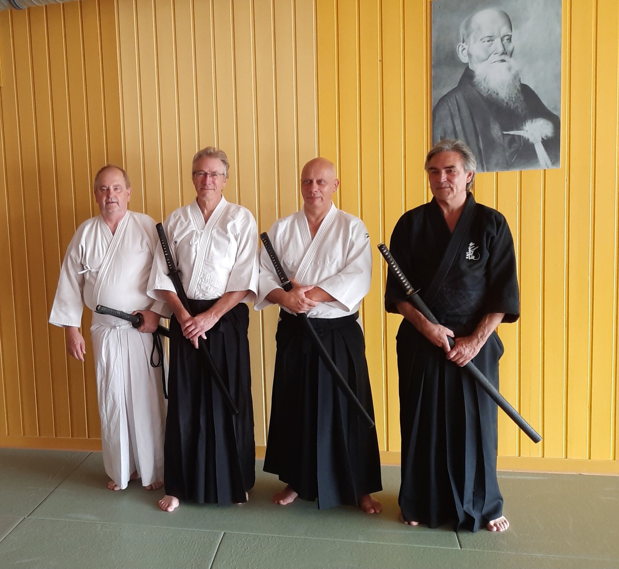 Kyushin Iaido Ken Jutsu: Sehnder Iaidoka bei Dan-Prüfung im Kyushin ...