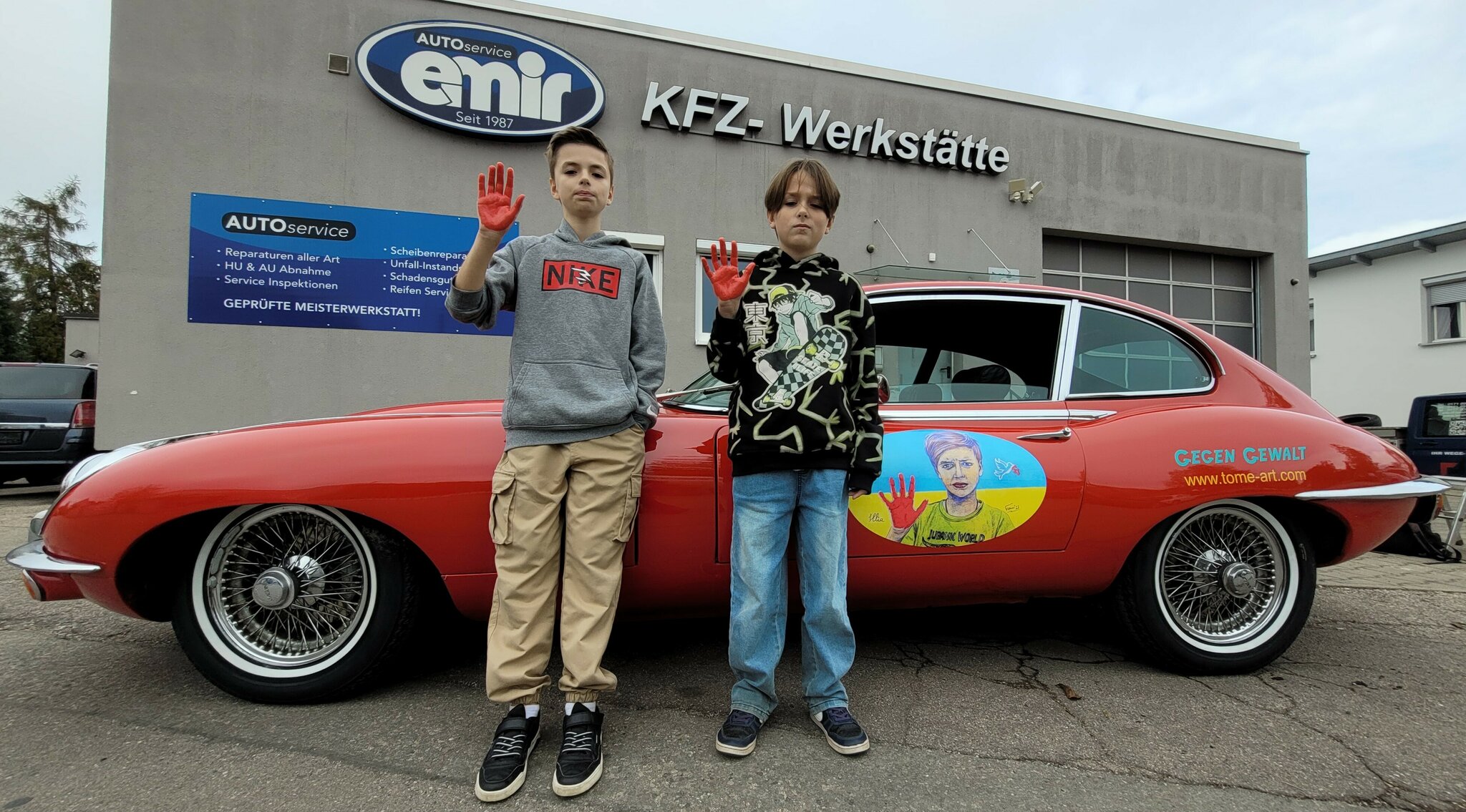 Rote Hand Aktion und Stiftungsangebot: Neusäßer Schüler aus der Ukraine ...