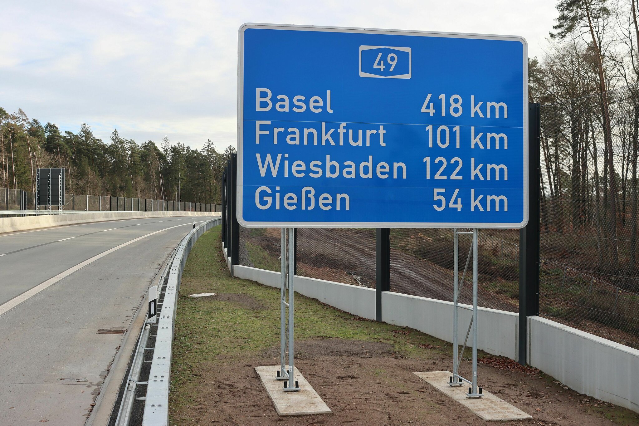 A49: A49 mit Demo am 8.12.2024 - Stadtallendorf