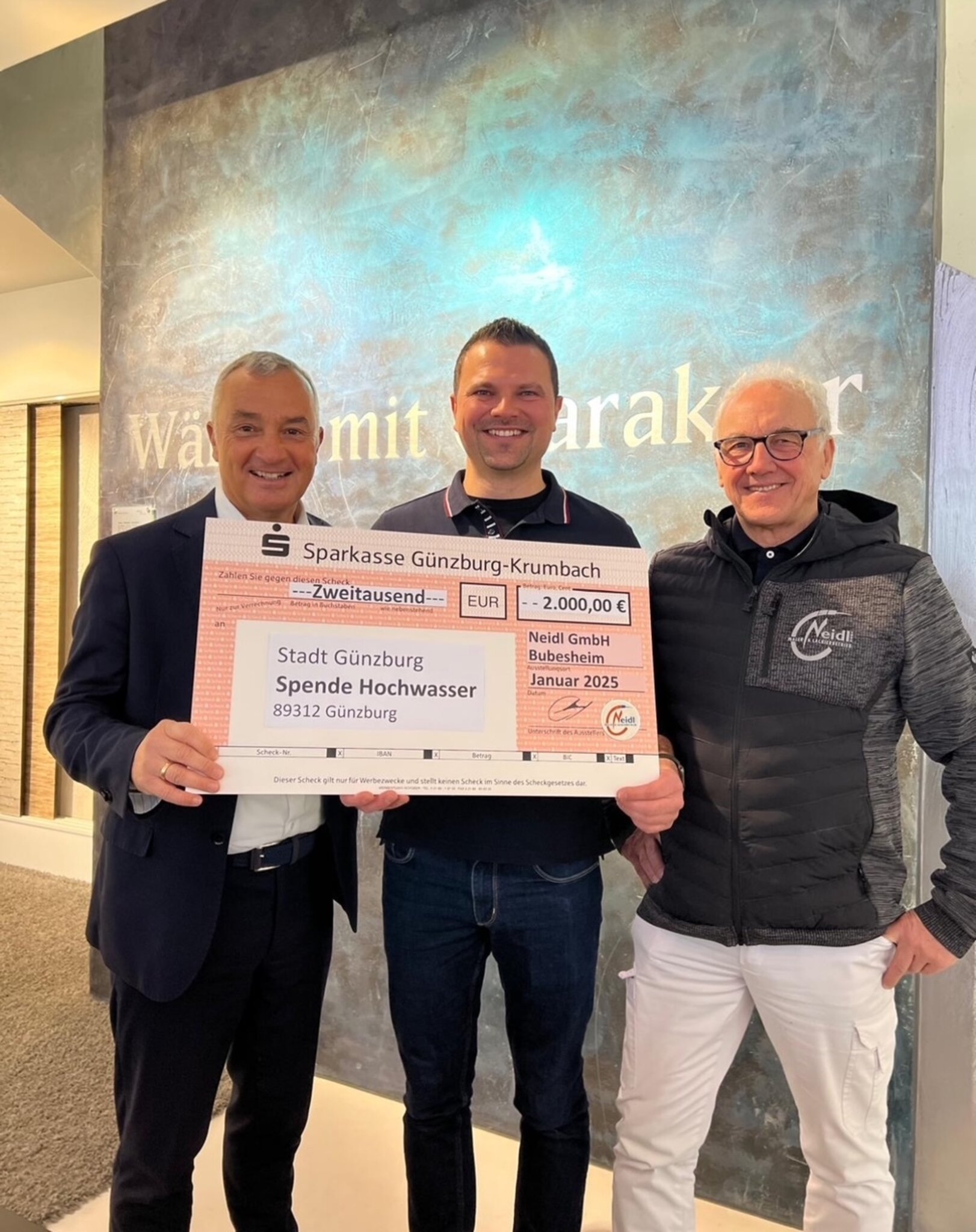 Alle Jahre wieder: Malermeister Neidl rundet auf und spendet 2.000 EURO ...