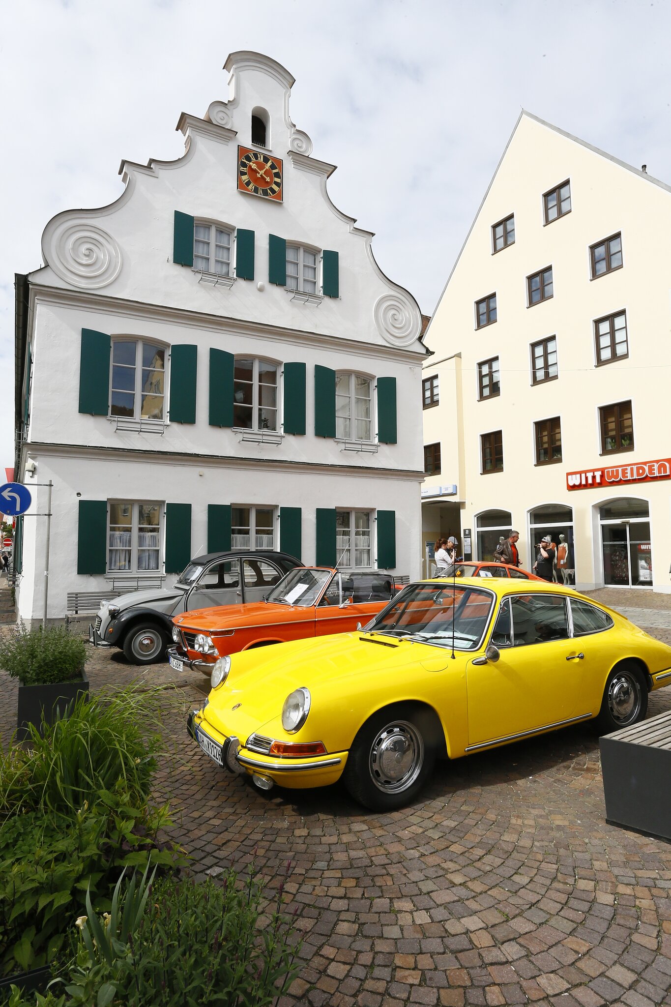 am 27. April in Aichach: Wittelsbacher Oldtimerschau mit Klassikfahrt ...