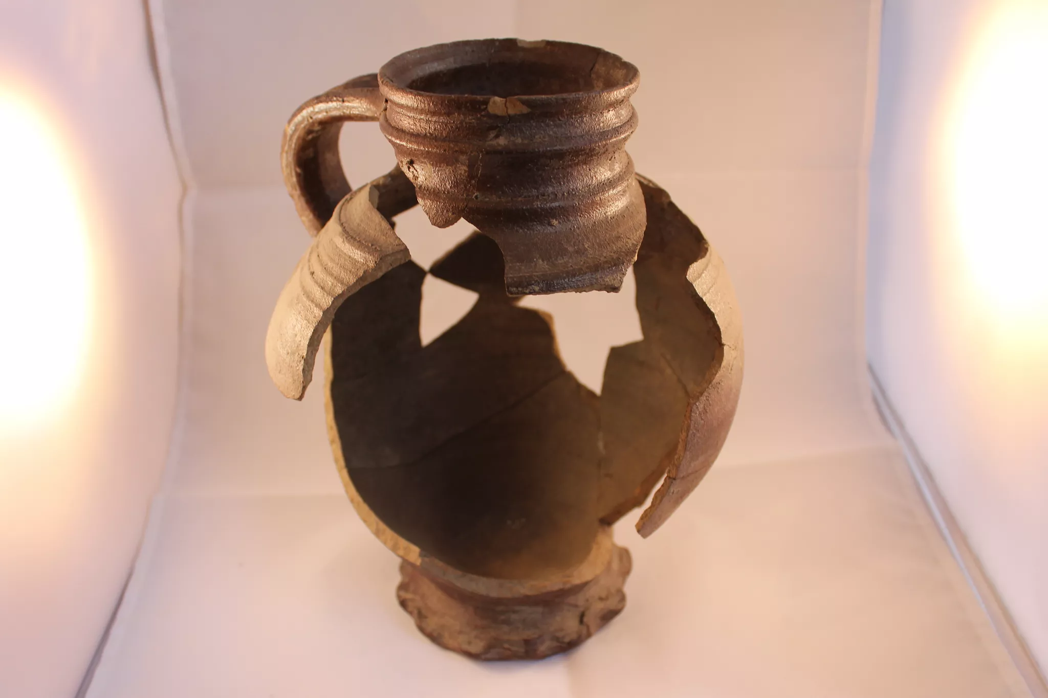 Dokumentation und Bearbeitung: Aufarbeitung der Scherben von Burg ...