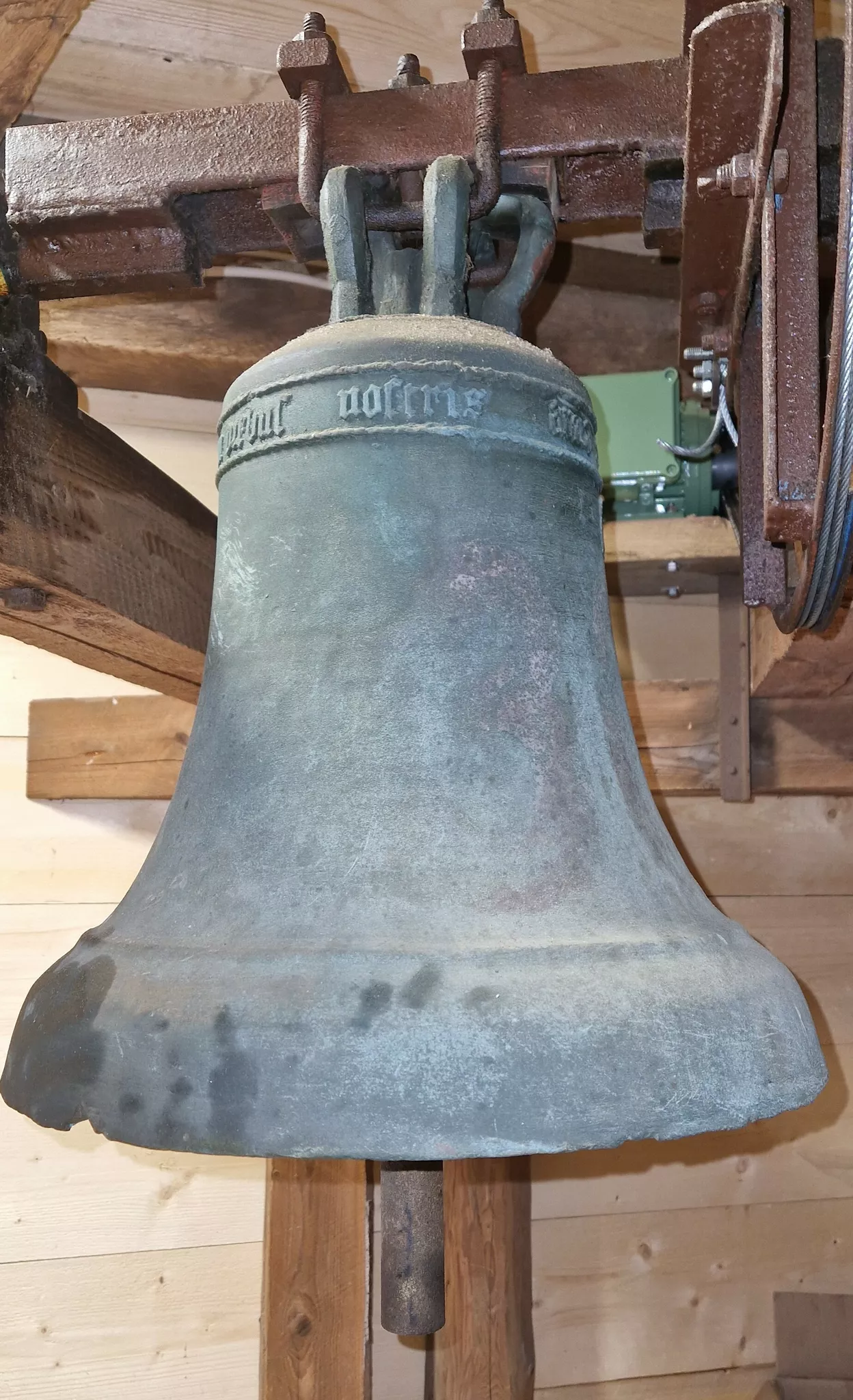 Glocke in Eifa von Burg Hatzfeld?: Nachweis der Kapelle auf Burg ...