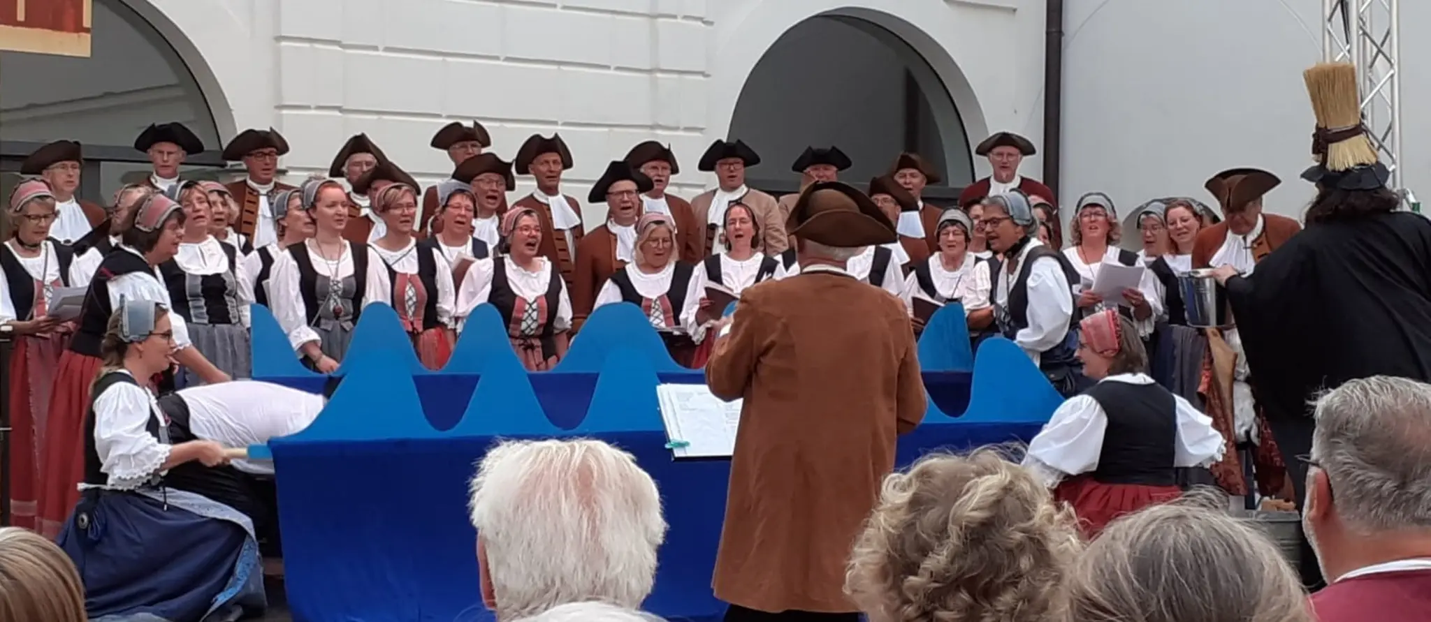 Kammerchor und Dr. Proeller präsentieren Goethe: „Walle! Walle! Manche ...