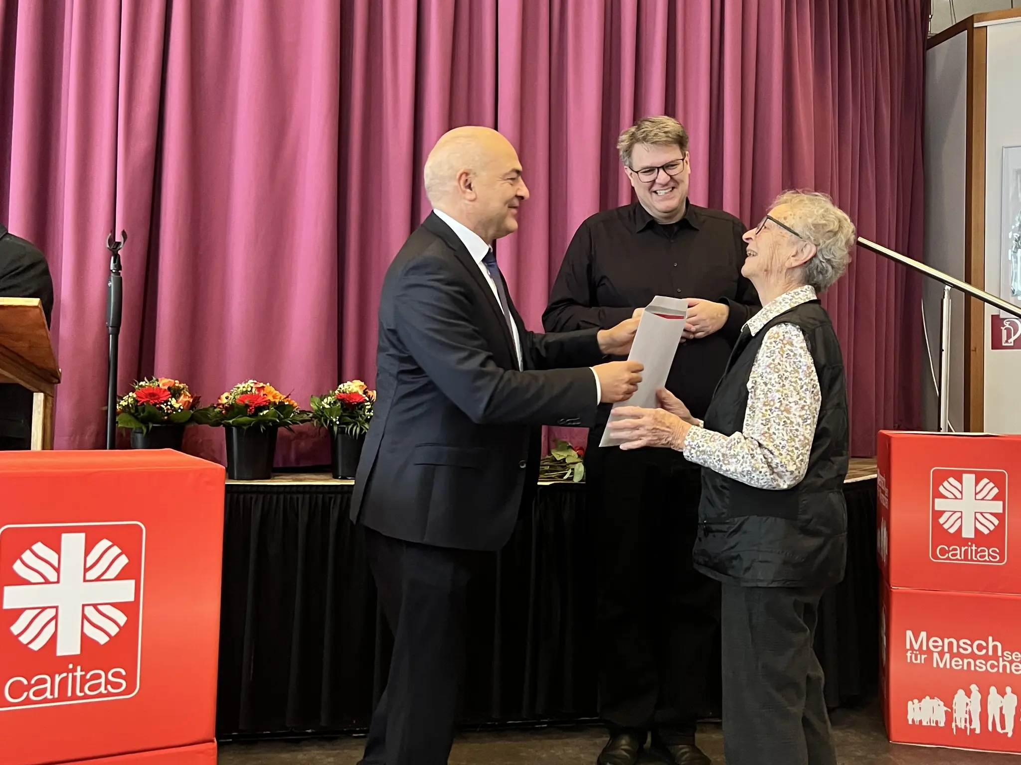 Caritas-Herbstaktion 2025 gestartet: Seht endlich hin und handelt ...