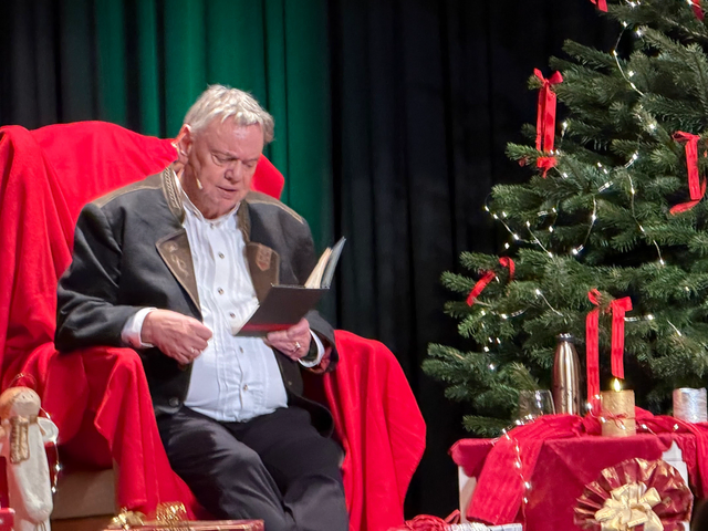 Friedberger Advent 2025: Franz Scherer las Ludwig Thomas „Heilige Nacht ...