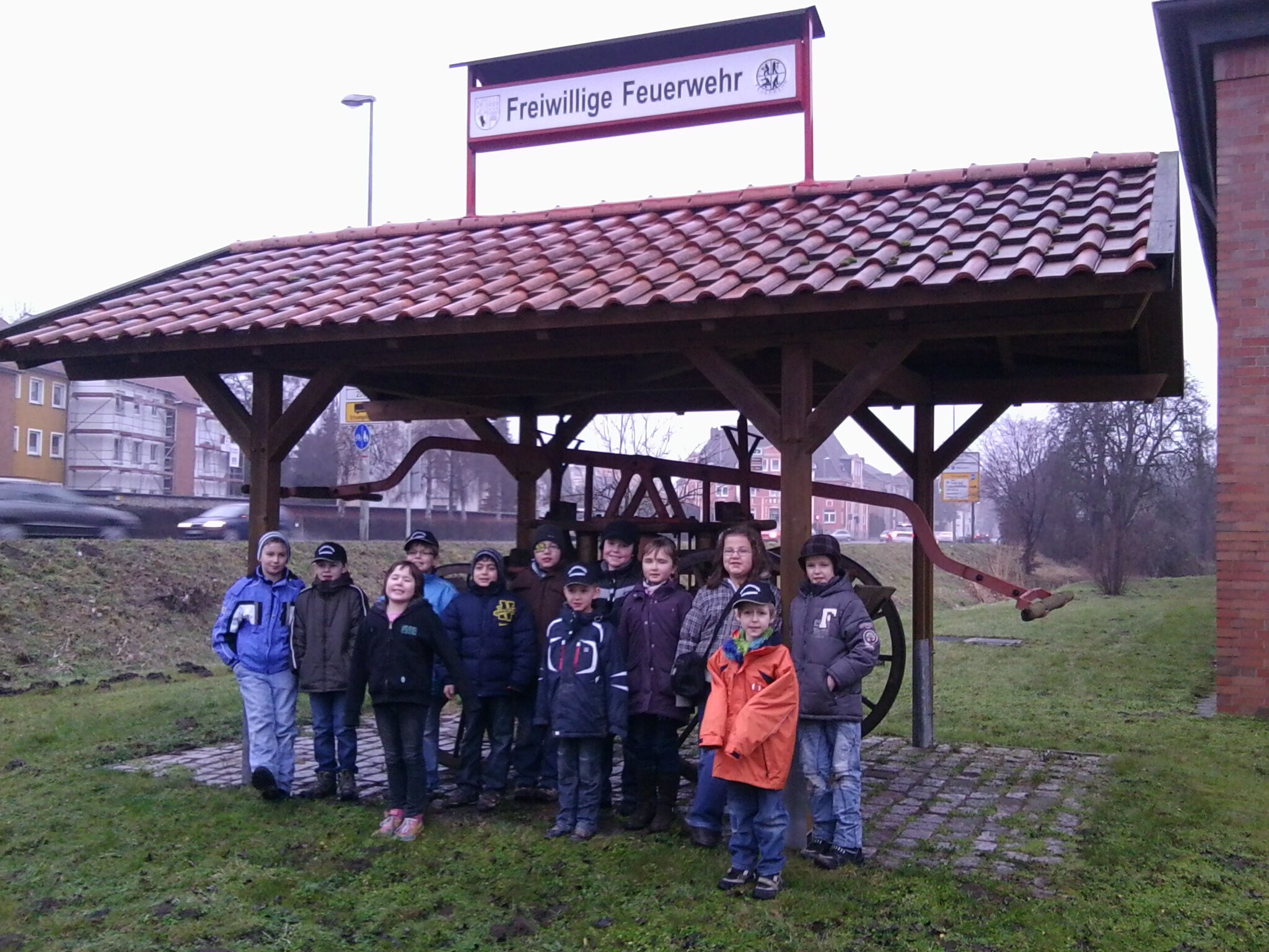 Kinderfeuerwehren aus Schneeren und Mardorf besuchen Feuerwehr Nienburg