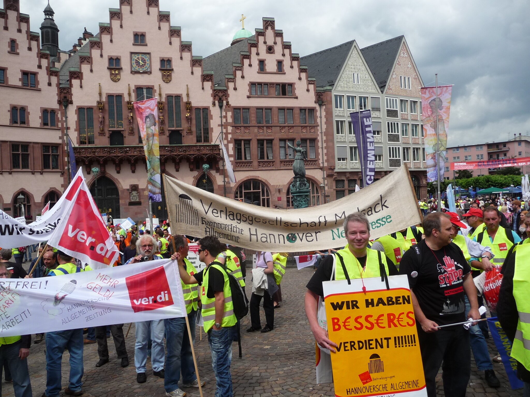 VERDI-Kundgebung auf dem Frankfurter Römerberg ein Signal an die Arbeitgeber der Zeitungsverlage