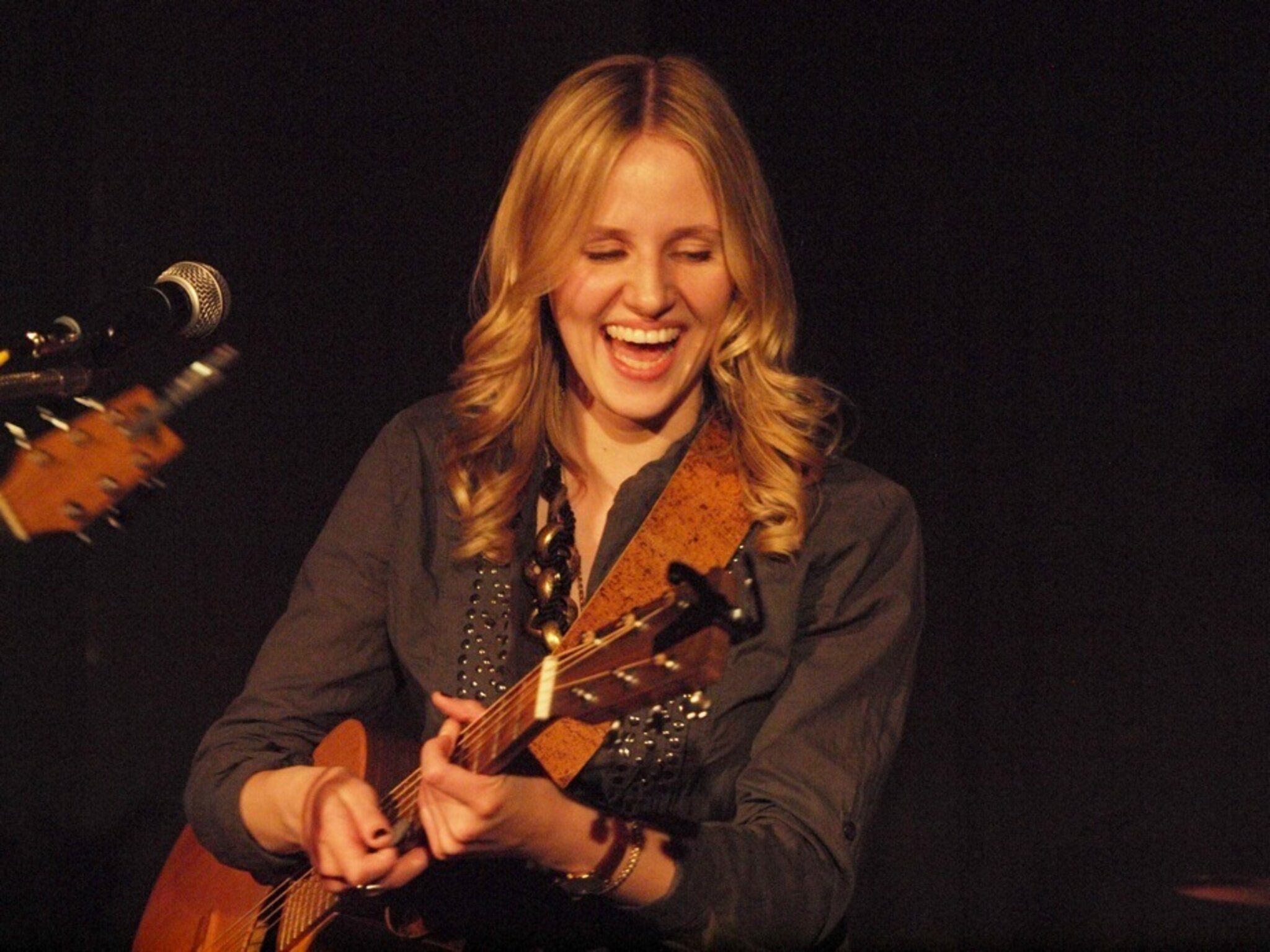 Marburger Singer / Songwriterin Lisa – Marie Fischer vor erster US-Tournee