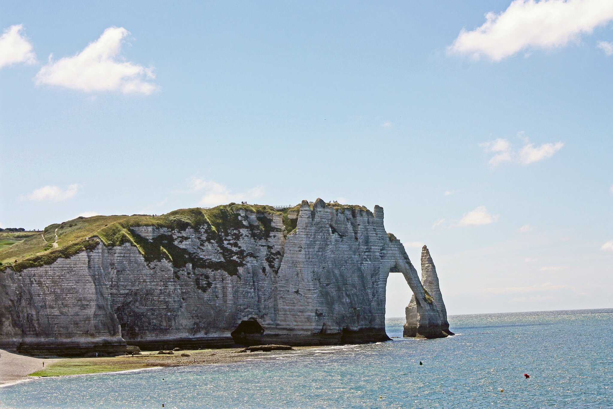 10. Étretat, Seebad in Frankreich. 30. Juni 2011. Video