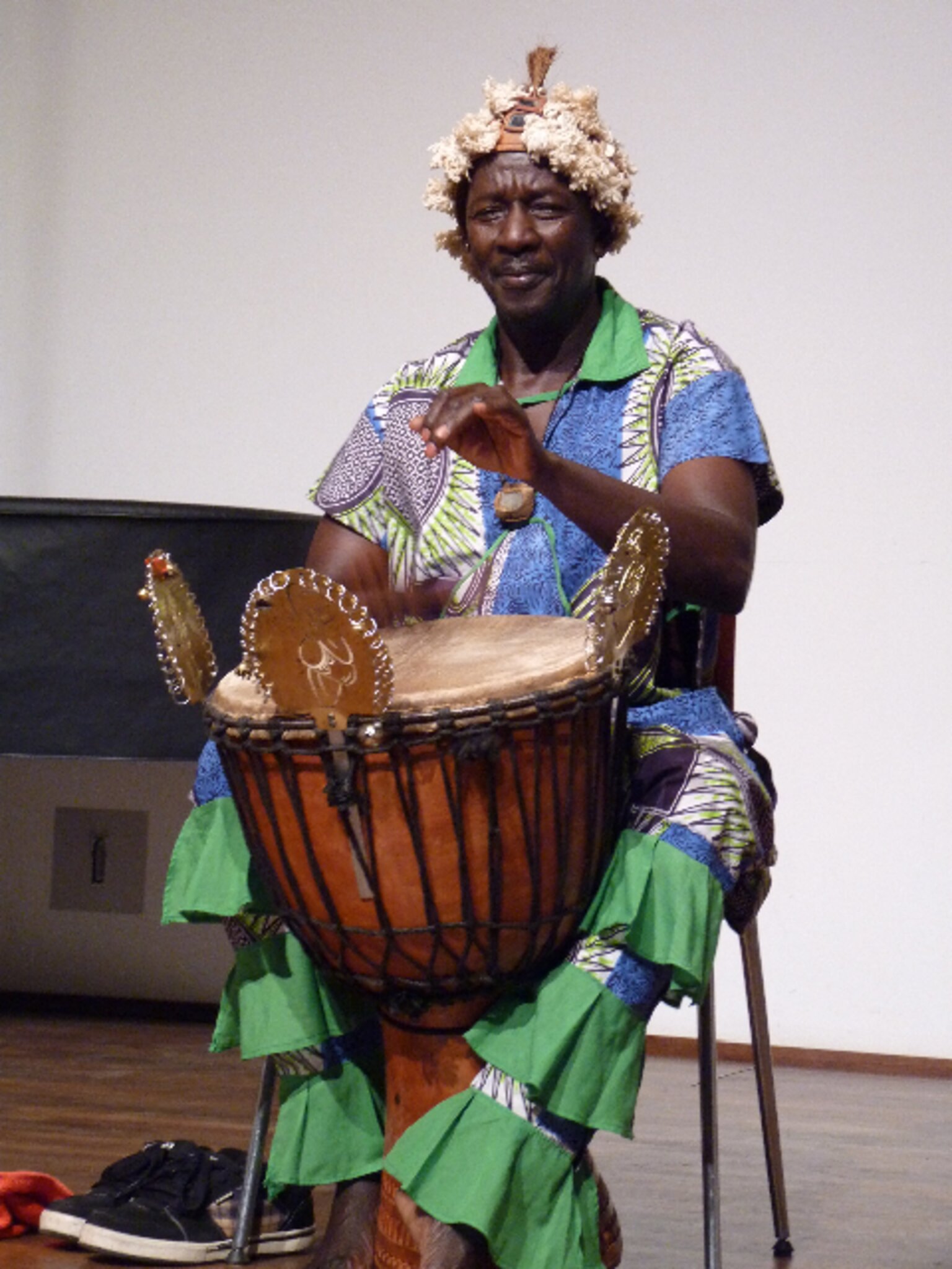 ADAMA DRAME: die lebende Trommellegende gibt ein SOLO KONZERT