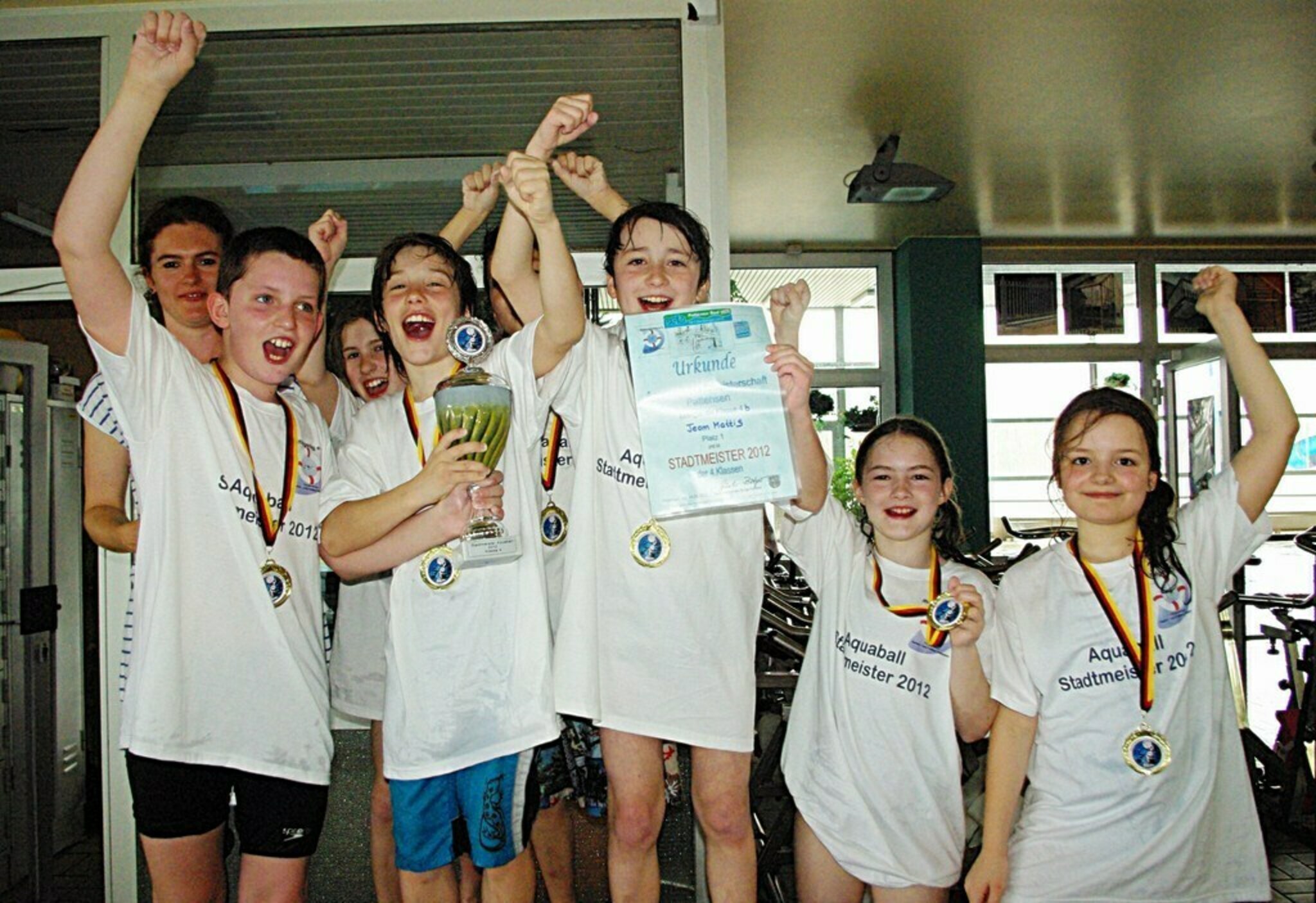 Aquaball-Stadtmeisterschaft - Rettungsring e.V. ehrt 4. Klassen aus ...