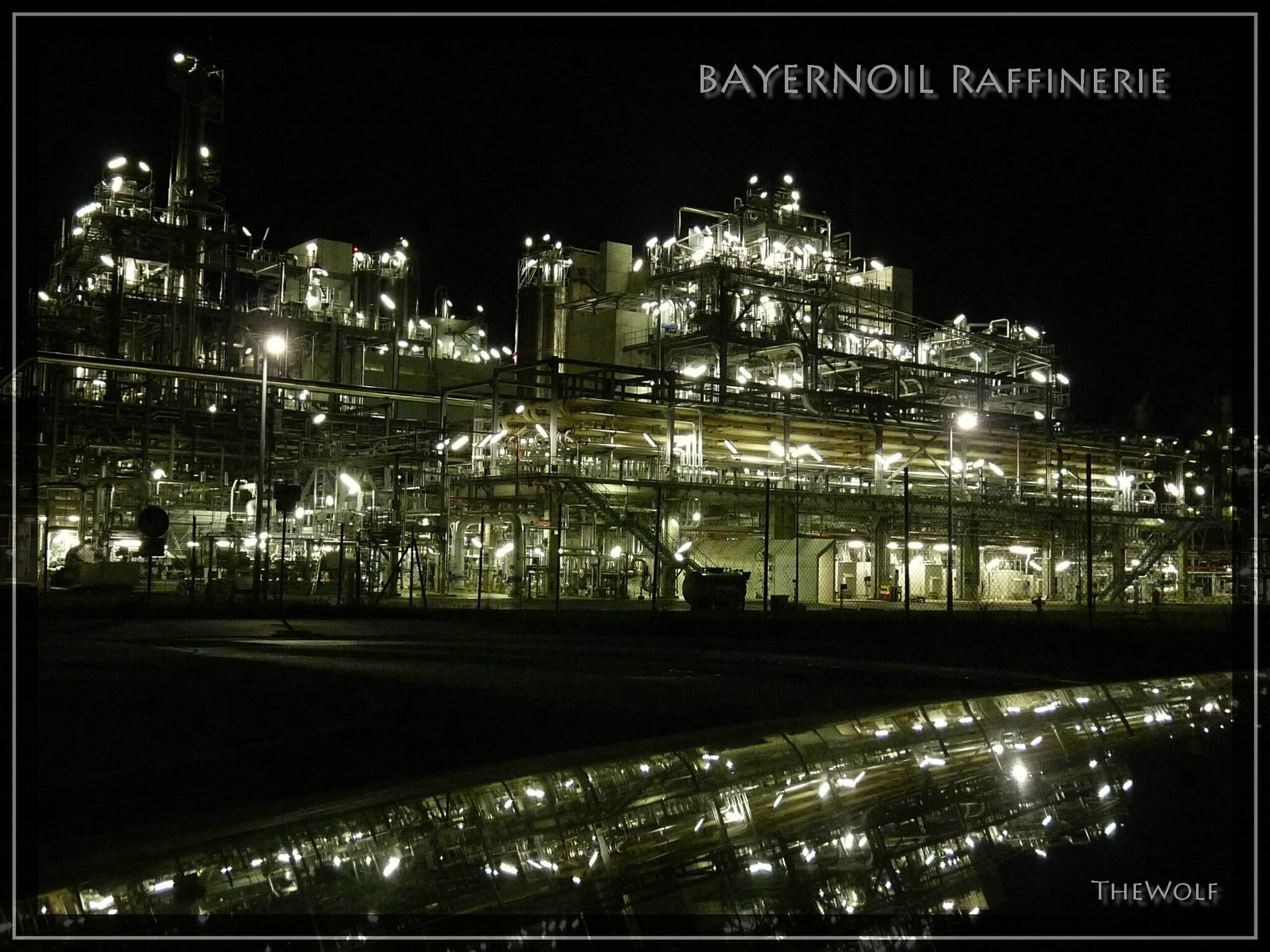 Bayern Oil Raffinerie bei Nacht
