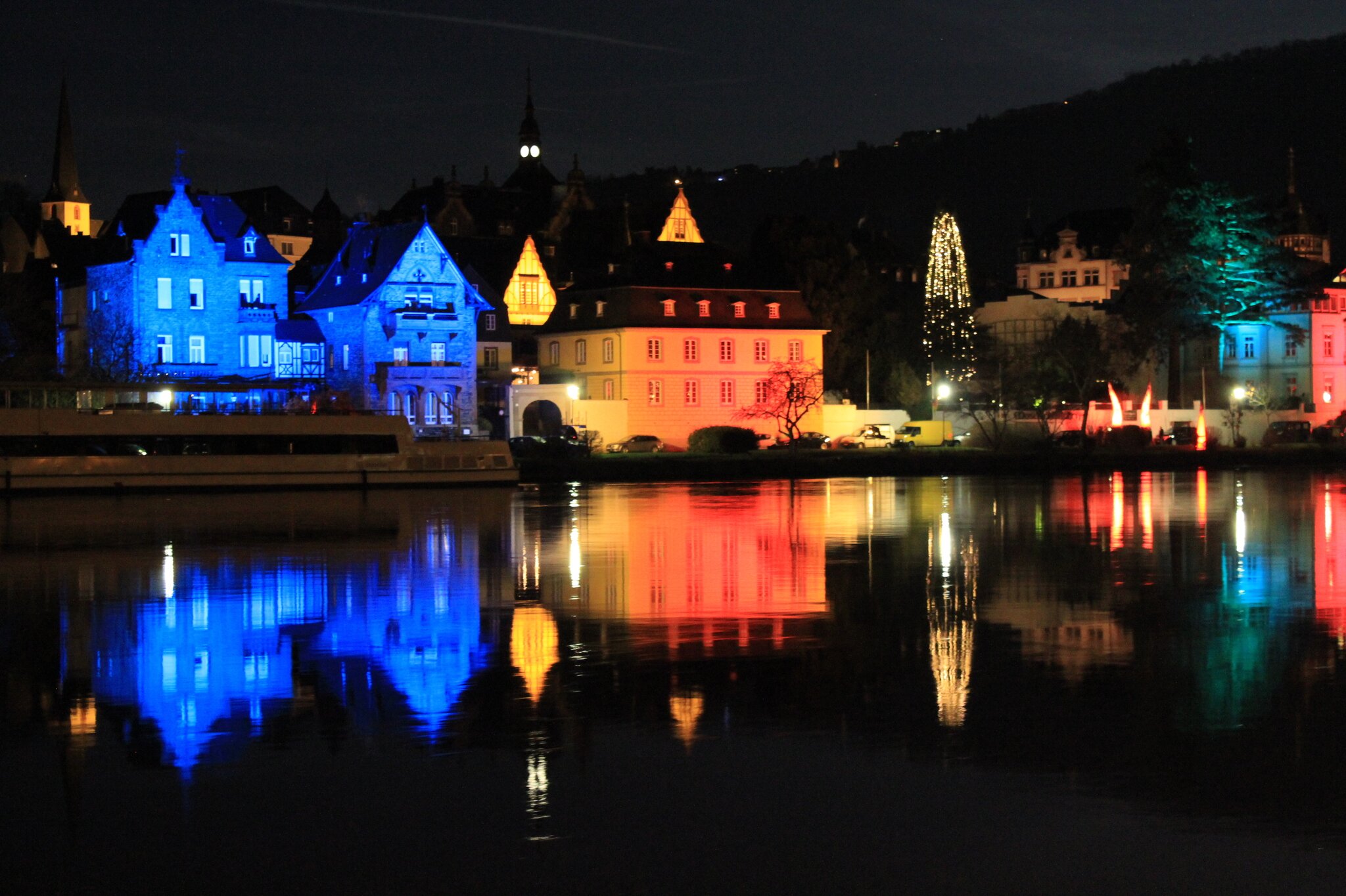 Illumination der Mosel am MOSEL-WEIN-NACHTS-MARKT in Traben-Trarbach