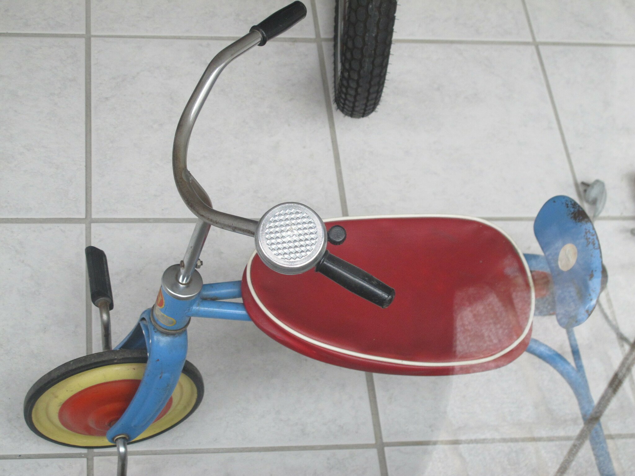 Was für Nostalgiker!-Dreirad der 50er Jahre