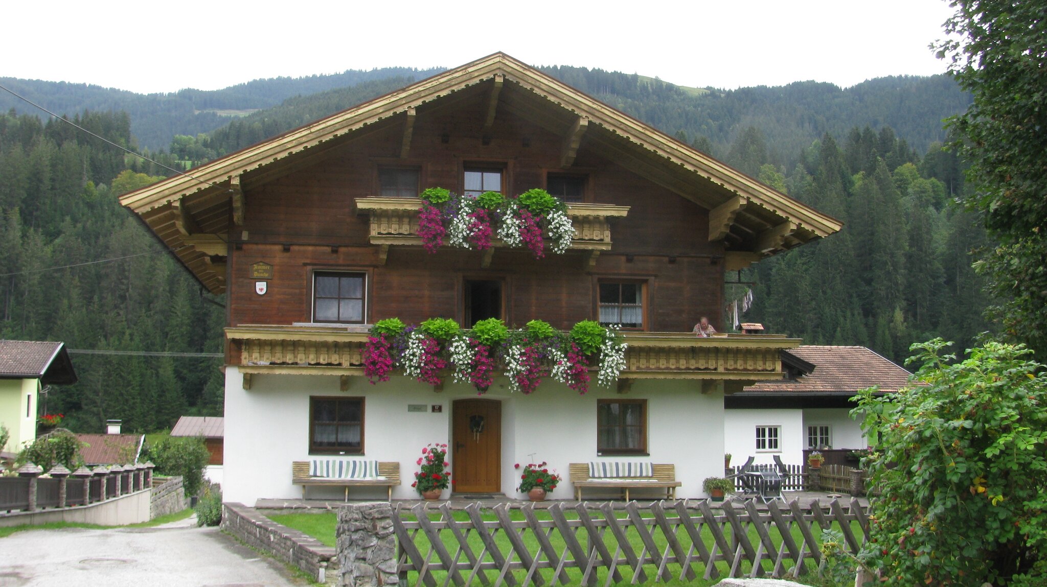 1969 war ich das erste in dem Haus , mit meinen Eltern & Großeltern ...