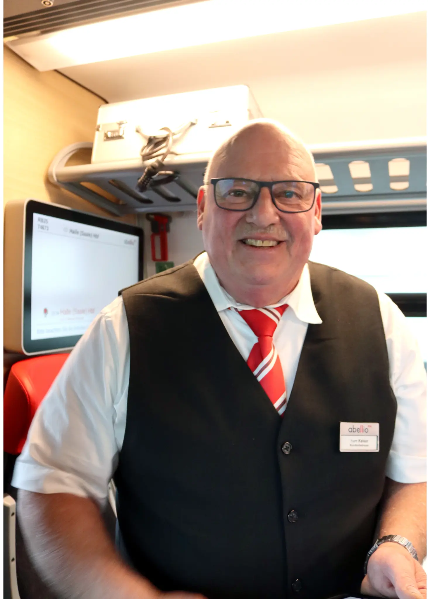 Jede Reise beginnt mit einem Lächeln, Herr Kaiser im Regio nach ...